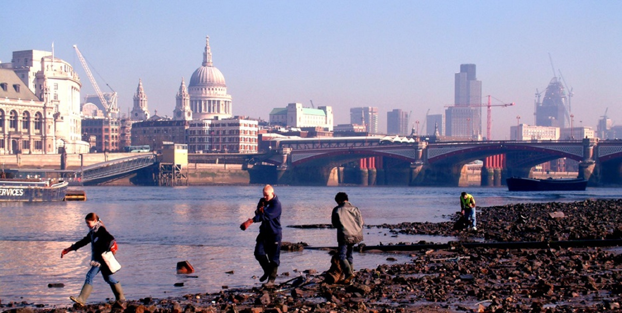 Single-use items to blame for majority of Thames pollution - Thames21