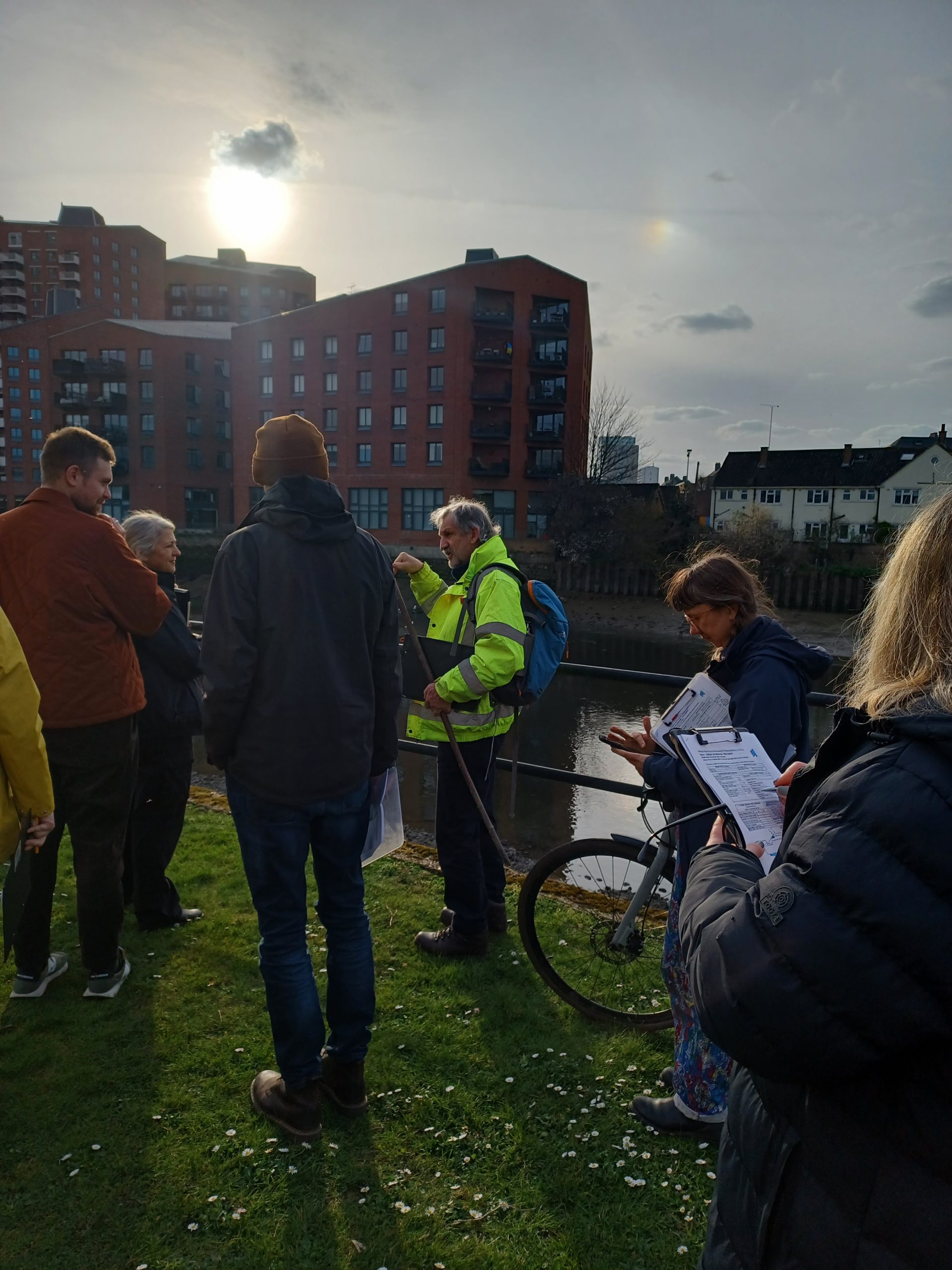 MoRPh Estuaries - communities assessing estuarine habitats - Thames21