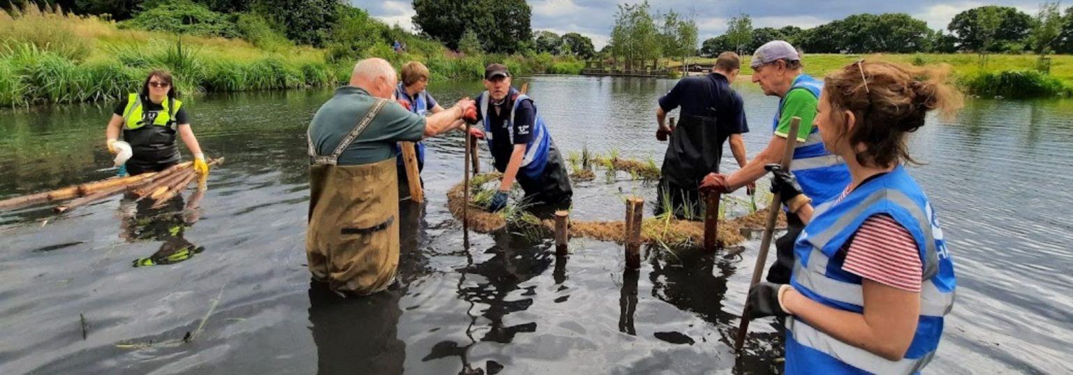 Benefits of volunteering, explained - Thames21